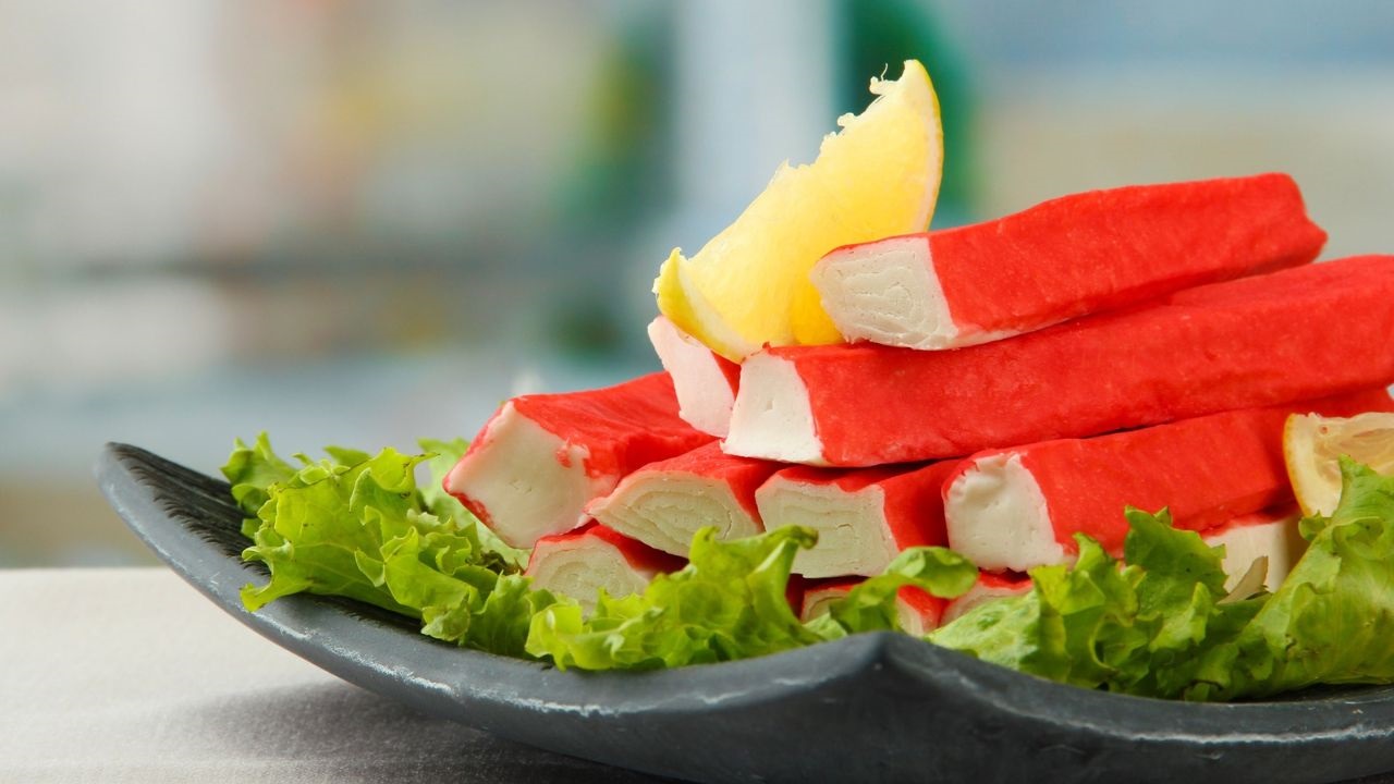 Krabie tyčinky v šaláte či pomazánke: Vyskúšajte TOP recepty ...