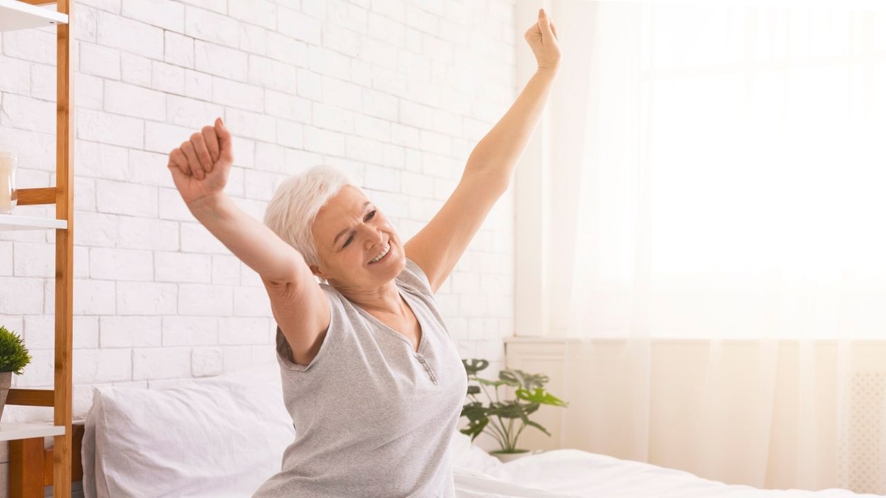 Ako zvládnuť ranné vstávanie po šesťdesiatke? Dodržujte tieto zásady ...